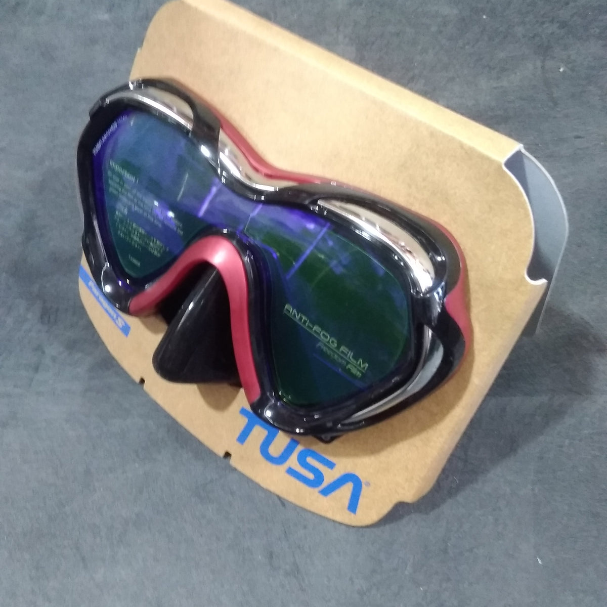 Open Box Tusa Paragon S Mask – DiveCatalog.com