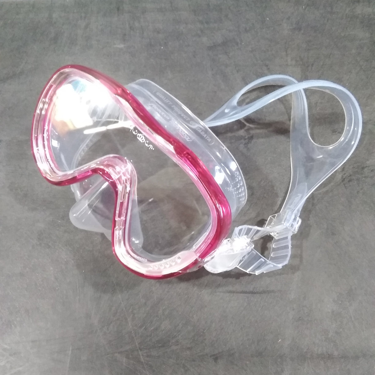 Open Box Tusa Tina Mask – DiveCatalog.com