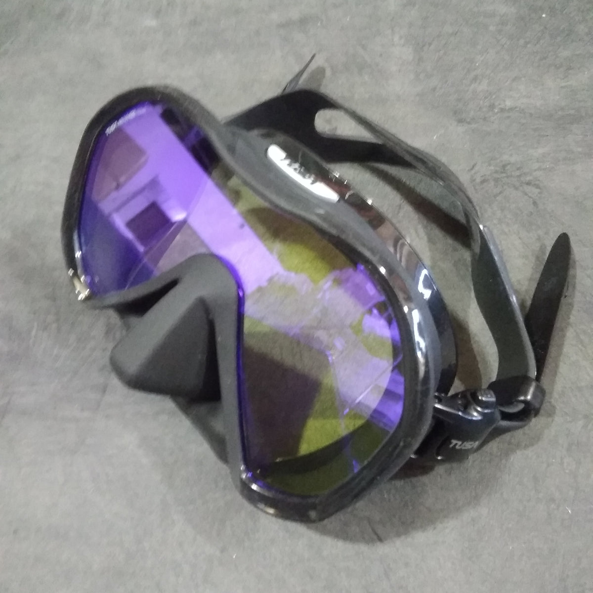 Open Box Tusa Zensee Pro Mask – DiveCatalog.com