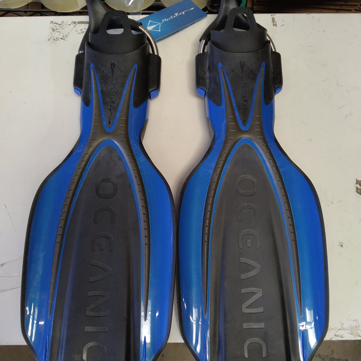 Used Oceanic Manta Ray Fin – DiveCatalog.com