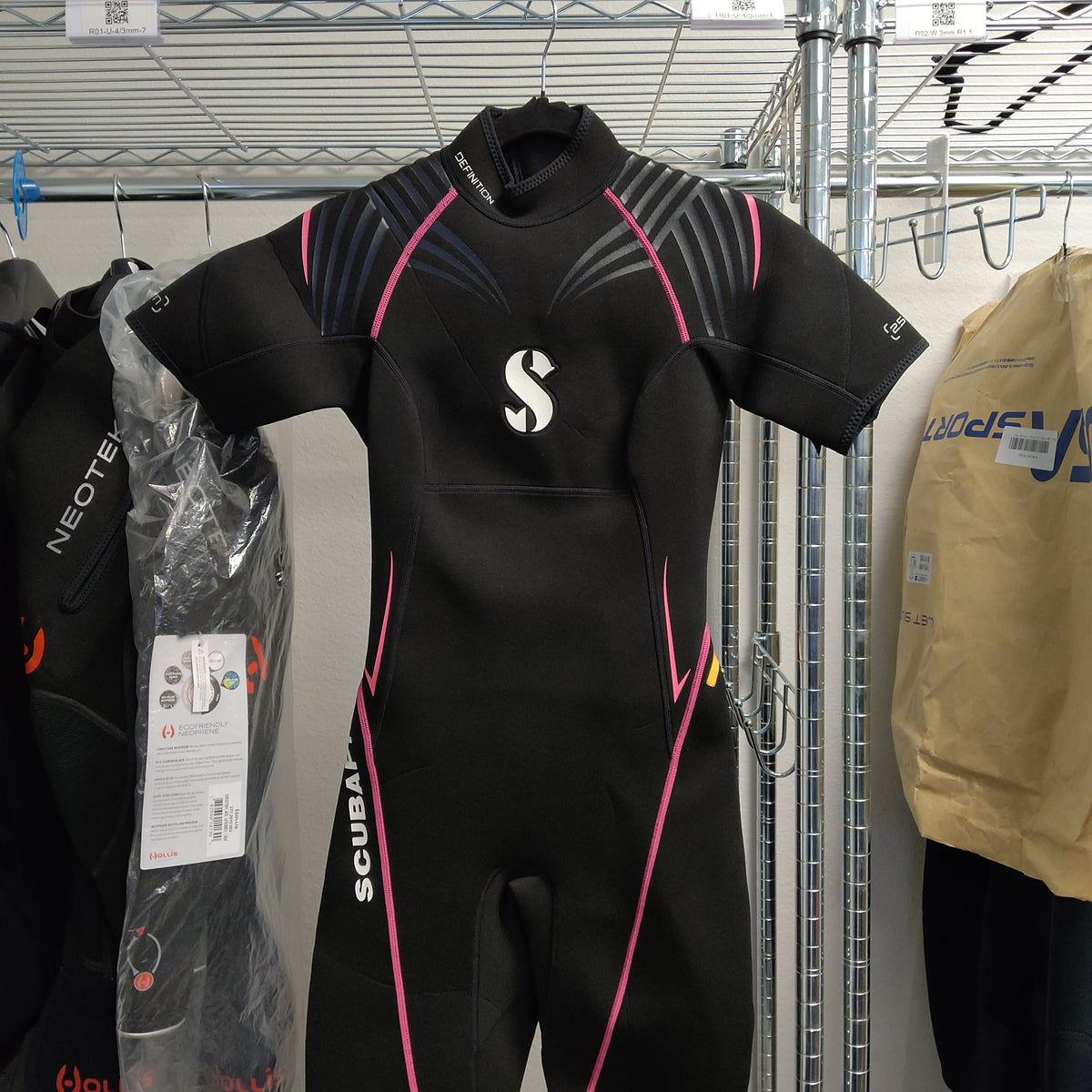 Used Scubapro Definition Shorty 2.5mm Women's – DiveCatalog.com