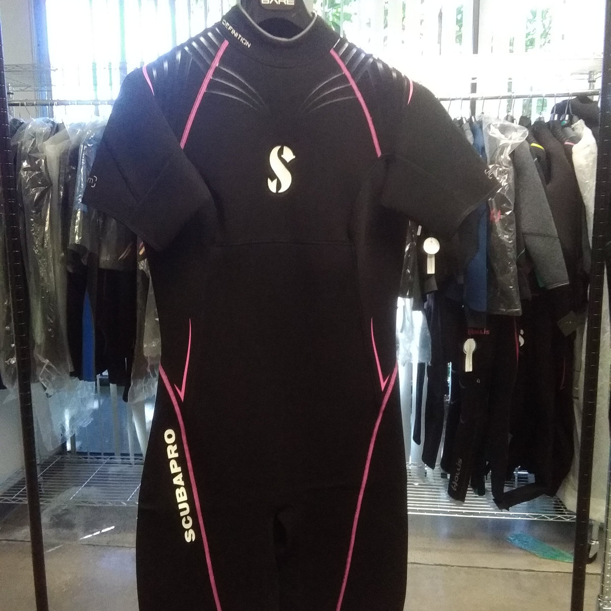 Used Scubapro Definition Shorty 2.5mm Women's – DiveCatalog.com