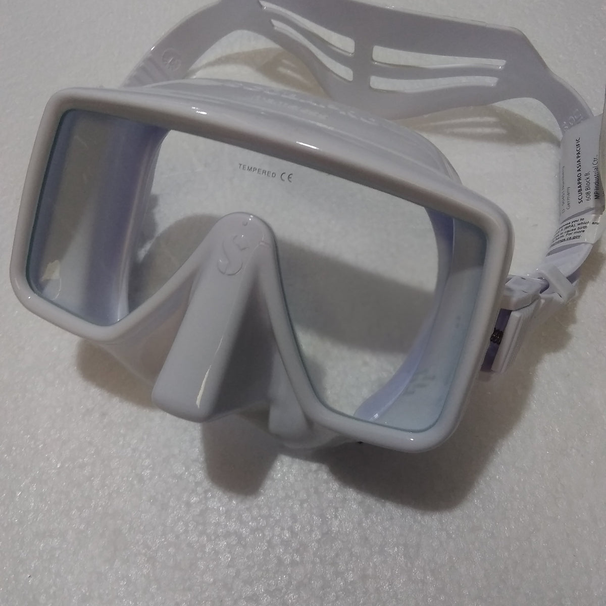 Open Box Scubapro Frameless Single Lens Diving Mask – DiveCatalog.com