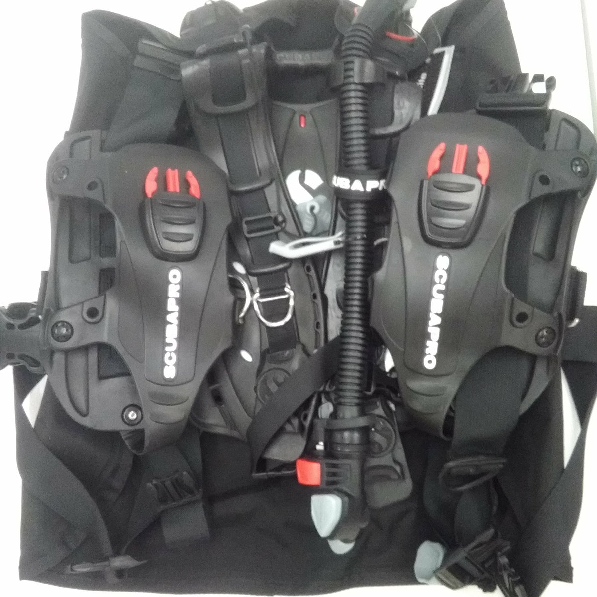 Used Scubapro Hydros Pro with Balanced Inflator Mens – DiveCatalog.com